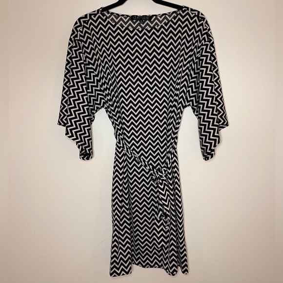 Sami + Dani | Dresses | Sami Dani Chevron Pattern Dress Size S | Poshmark